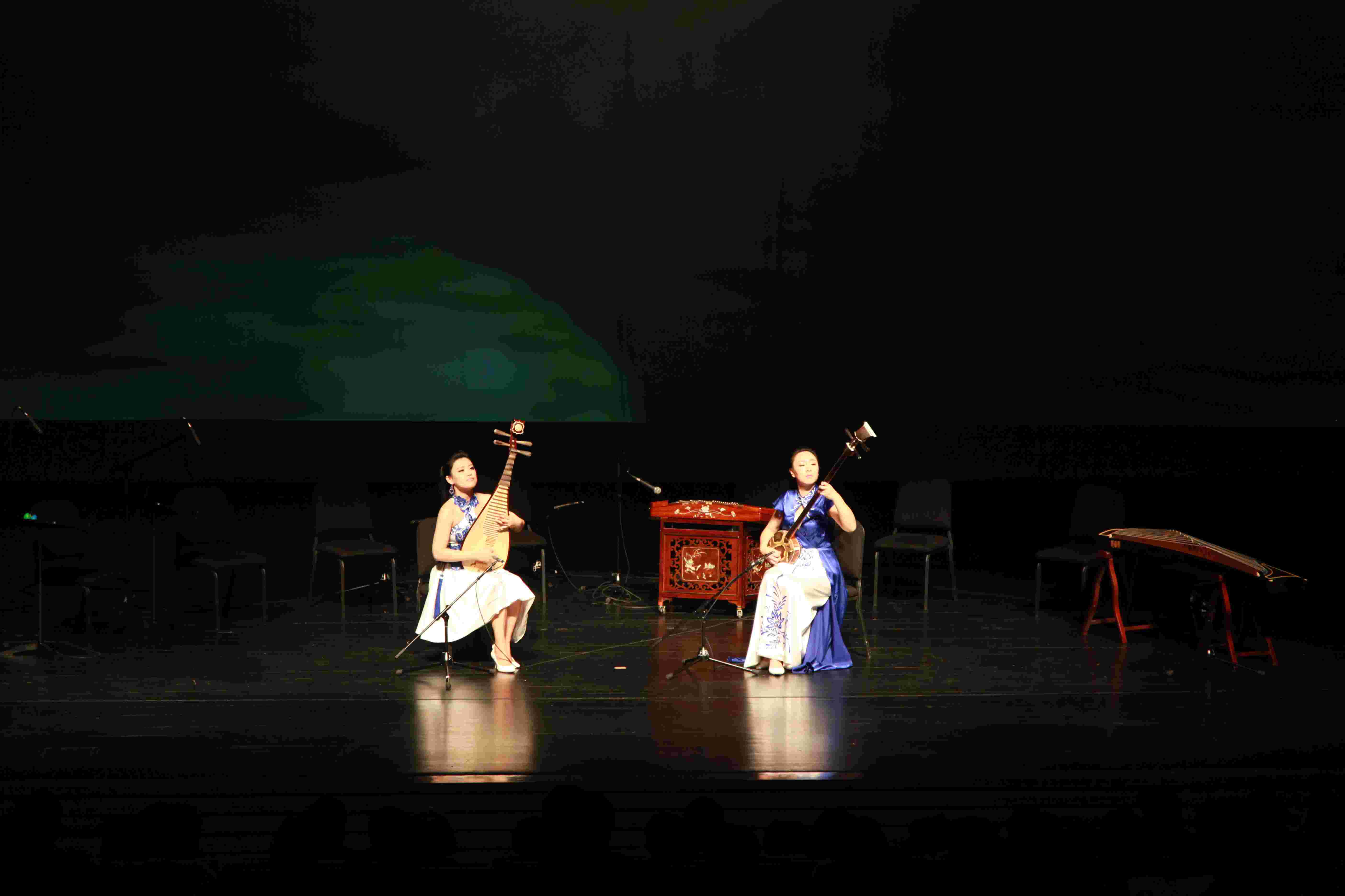 春节序曲 民乐迎新——记上海馨忆民族室内乐团成功献演上海保利舞台 新闻中心 敦煌国乐网